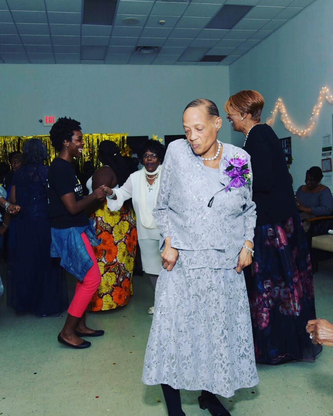 Westside Volunteer Corps hosts "Senior Prom" for New Horizons Senior ...